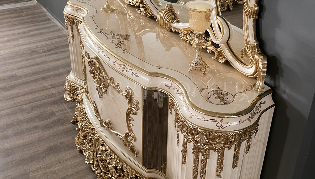 Dara Krem Gold Leaf Dining Room