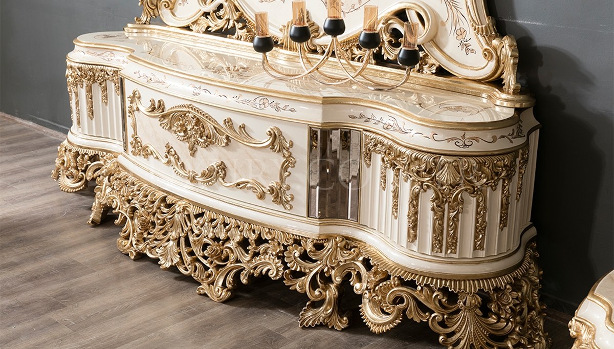 Dara Krem Gold Leaf Dining Room